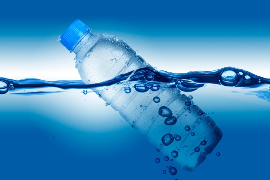 14 Dangers of Drinking from Plastic Bottles and The Alternatives ...
