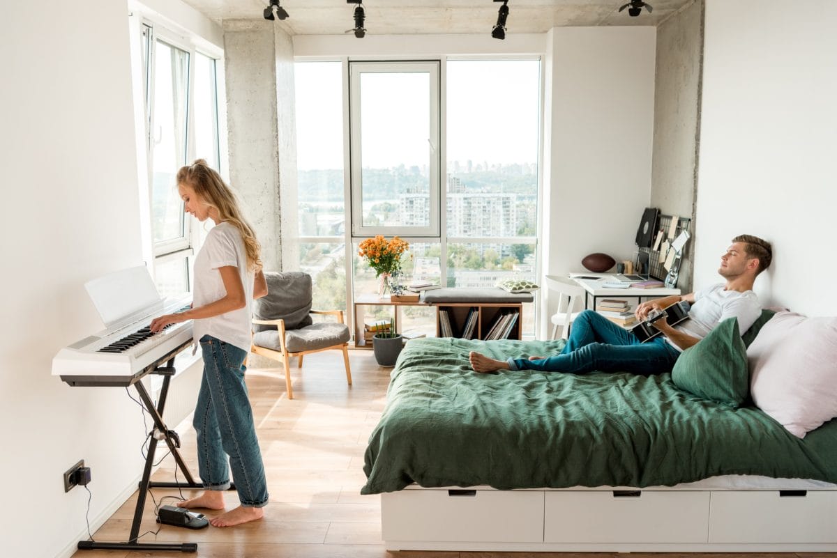 use-these-decorating-tips-for-small-apartments-to-make-tiny-spaces-feel